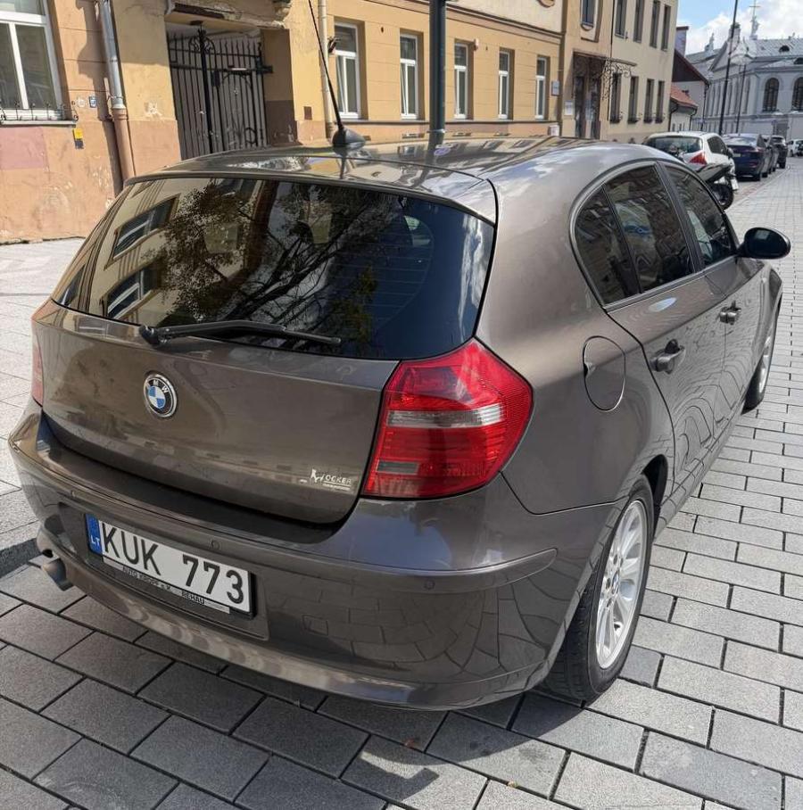 Brown BMW 120 2007 in Vilnius, with an engine capacity of 2.00 L and mileage of 291 thousand km for 2890 €, photo 4 on AUTOMOTO.COM.LV