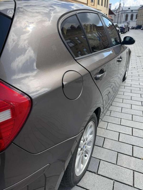 BMW 120 2007 in Vilnius on AUTOMOTO.COM.LV Brown BMW 120 2007 in Vilnius, with an engine capacity of 2.00 L and mileage of 291 thousand km for 2890 €, photo 6 on AUTOMOTO.COM.LV