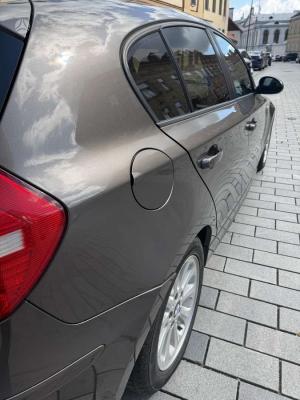 Brown BMW 120 2007 in Vilnius, with an engine capacity of 2.00 L and mileage of 291 thousand km for 2890 €, photo 6 on AUTOMOTO.COM.LV