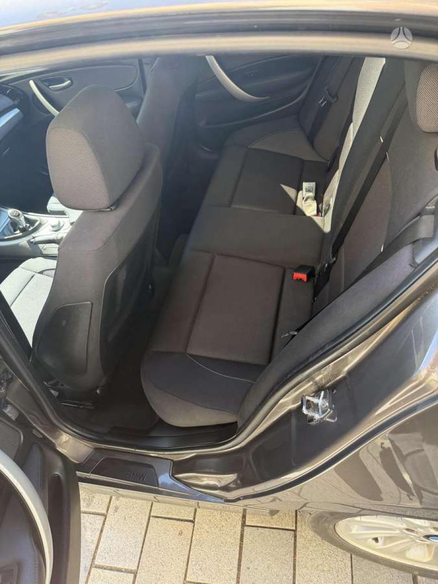 Brown BMW 120 2007 in Vilnius, with an engine capacity of 2.00 L and mileage of 291 thousand km for 2890 €, photo 16 on AUTOMOTO.COM.LV