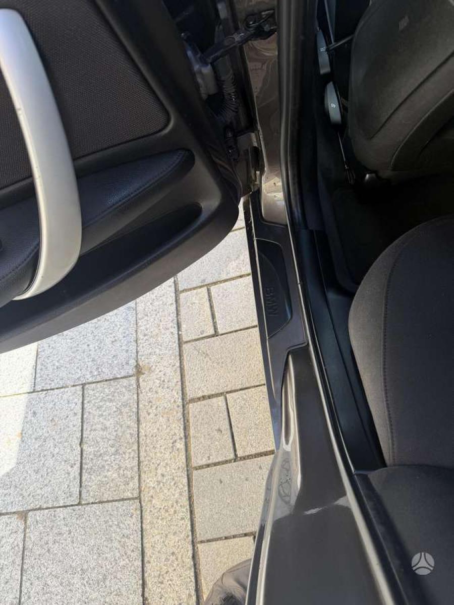 Brown BMW 120 2007 in Vilnius, with an engine capacity of 2.00 L and mileage of 291 thousand km for 2890 €, photo 17 on AUTOMOTO.COM.LV