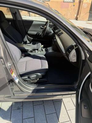 Brown BMW 120 2007 in Vilnius, with an engine capacity of 2.00 L and mileage of 291 thousand km for 2890 €, photo 18 on AUTOMOTO.COM.LV