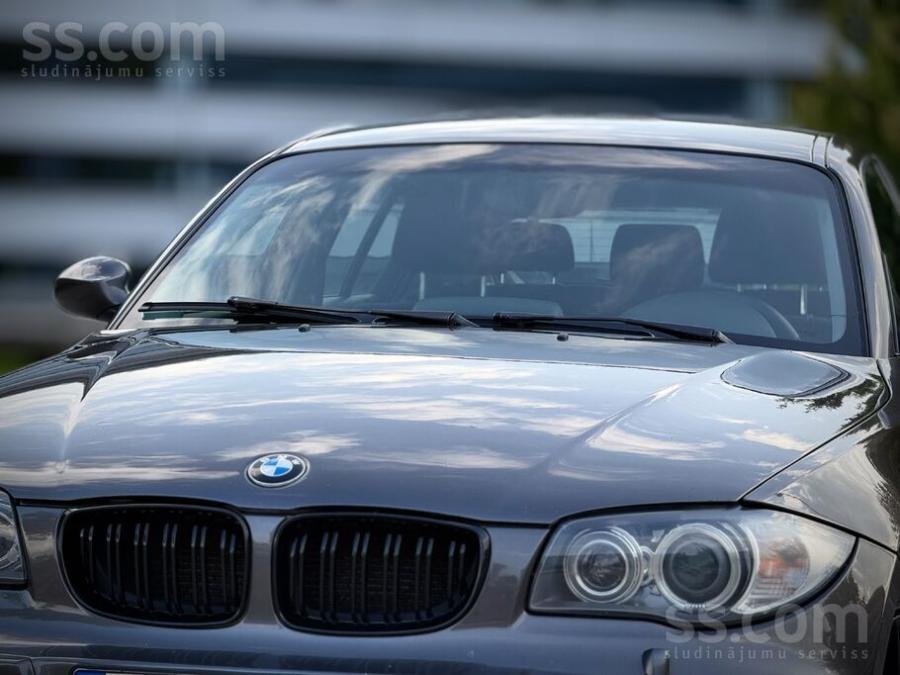 Brown BMW 120 2009 in Riga, with an engine capacity of 2.00 L and mileage of 291 thousand km for 5200 €, photo 6 on AUTOMOTO.COM.LV