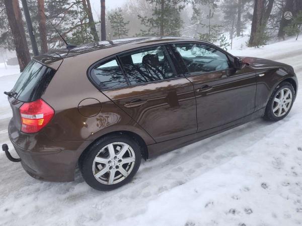 Brown BMW 120 2011 in Kaunas, with an engine capacity of 2.00 L and mileage of 192 thousand km for 5990 €, photo 8 on AUTOMOTO.COM.LV