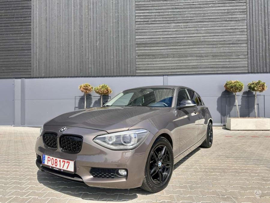 Brown BMW 120 2012 in Siauliai, with an engine capacity of 2.00 L and mileage of 266 thousand km for 5850 €, photo 3 on AUTOMOTO.COM.LV
