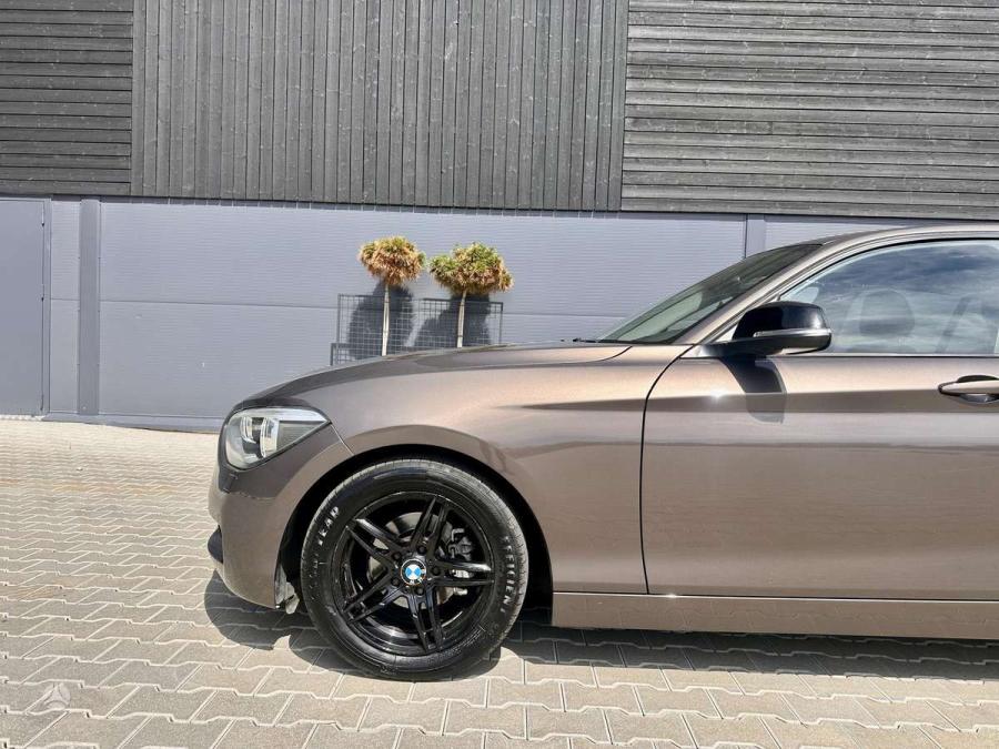 Brown BMW 120 2012 in Siauliai, with an engine capacity of 2.00 L and mileage of 266 thousand km for 5850 €, photo 5 on AUTOMOTO.COM.LV