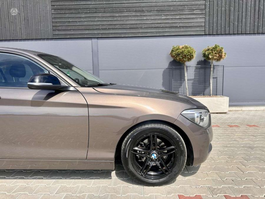 Brown BMW 120 2012 in Siauliai, with an engine capacity of 2.00 L and mileage of 266 thousand km for 5850 €, photo 6 on AUTOMOTO.COM.LV