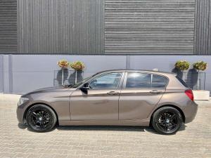 Brown BMW 120 2012 in Siauliai, with an engine capacity of 2.00 L and mileage of 266 thousand km for 5850 €, photo 7 on AUTOMOTO.COM.LV
