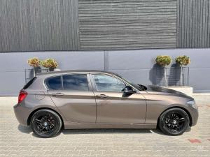 Brown BMW 120 2012 in Siauliai, with an engine capacity of 2.00 L and mileage of 266 thousand km for 5850 €, photo 8 on AUTOMOTO.COM.LV