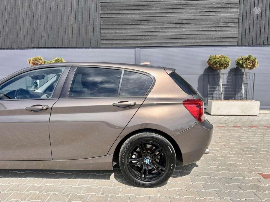Brown BMW 120 2012 in Siauliai, with an engine capacity of 2.00 L and mileage of 266 thousand km for 5850 €, photo 9 on AUTOMOTO.COM.LV