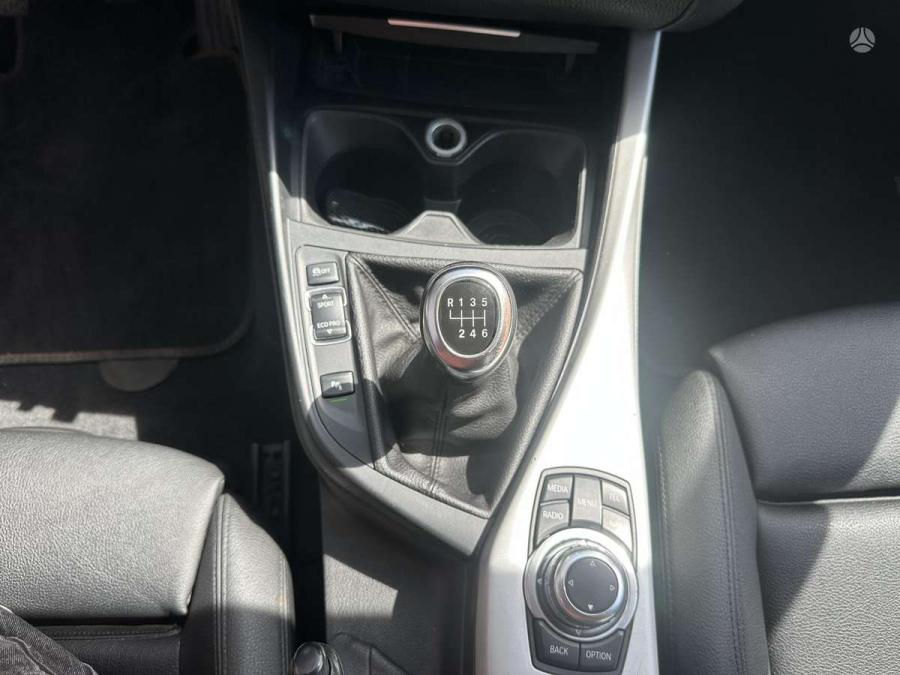 Brown BMW 120 2012 in Siauliai, with an engine capacity of 2.00 L and mileage of 266 thousand km for 5850 €, photo 22 on AUTOMOTO.COM.LV