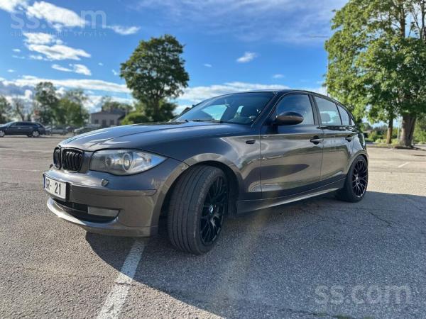 Brown BMW 120 2009 in Jelgava, with an engine capacity of 2.00 L and mileage of 293 thousand km for 5250 €, photo 2 on AUTOMOTO.COM.LV