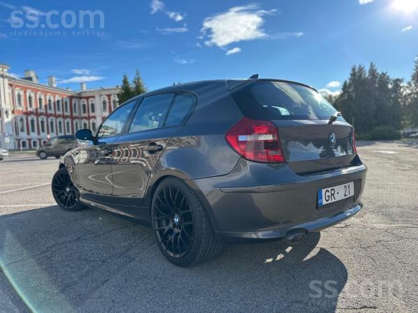Brown BMW 120 2009 in Jelgava, with an engine capacity of 2.00 L and mileage of 293 thousand km for 5250 €, photo 3 on AUTOMOTO.COM.LV