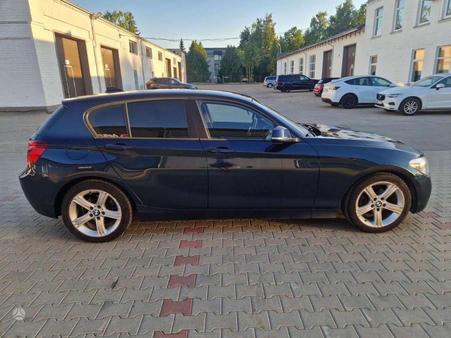 Green BMW 120 2013 in Siauliai, with an engine capacity of 2.00 L and mileage of 192 thousand km for 5800 €, photo 5 on AUTOMOTO.COM.LV