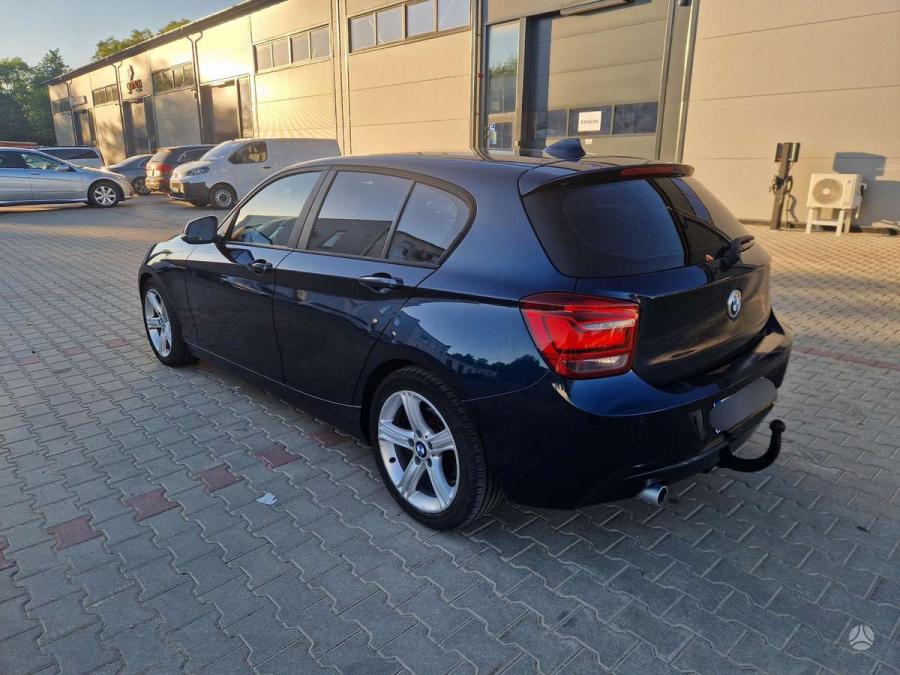 Green BMW 120 2013 in Siauliai, with an engine capacity of 2.00 L and mileage of 192 thousand km for 5800 €, photo 8 on AUTOMOTO.COM.LV