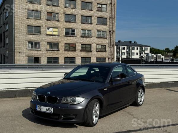 Grey BMW 120 2008 in Riga, with an engine capacity of 2.00 L and mileage of 234 thousand km for 6400 €, photo 1 on AUTOMOTO.COM.LV