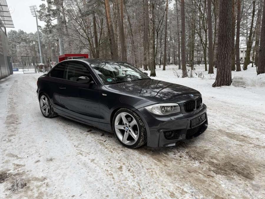 Pelēks BMW 120 2008 Alīta, ar dzinēja tilpumu 0.00 L un nobraukumu 175 tūkst. km par 5850 €, foto 2 vietnē AUTOMOTO.COM.LV