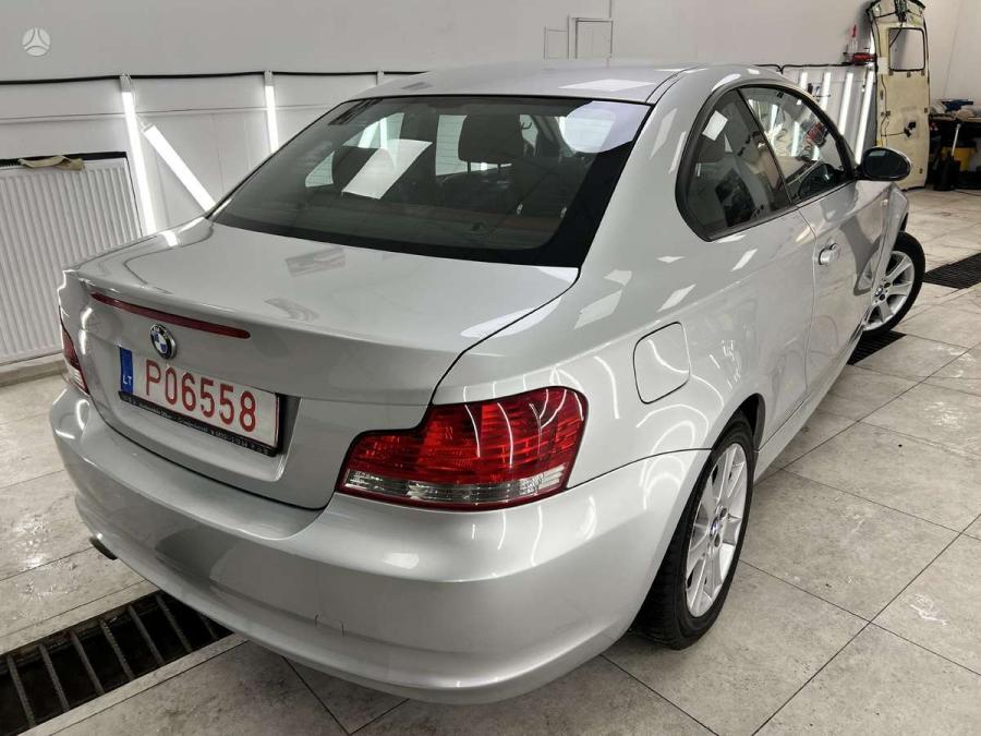 Grey BMW 120 2009 in Vilnius, with an engine capacity of 2.00 L and mileage of 278 thousand km for 4990 €, photo 11 on AUTOMOTO.COM.LV