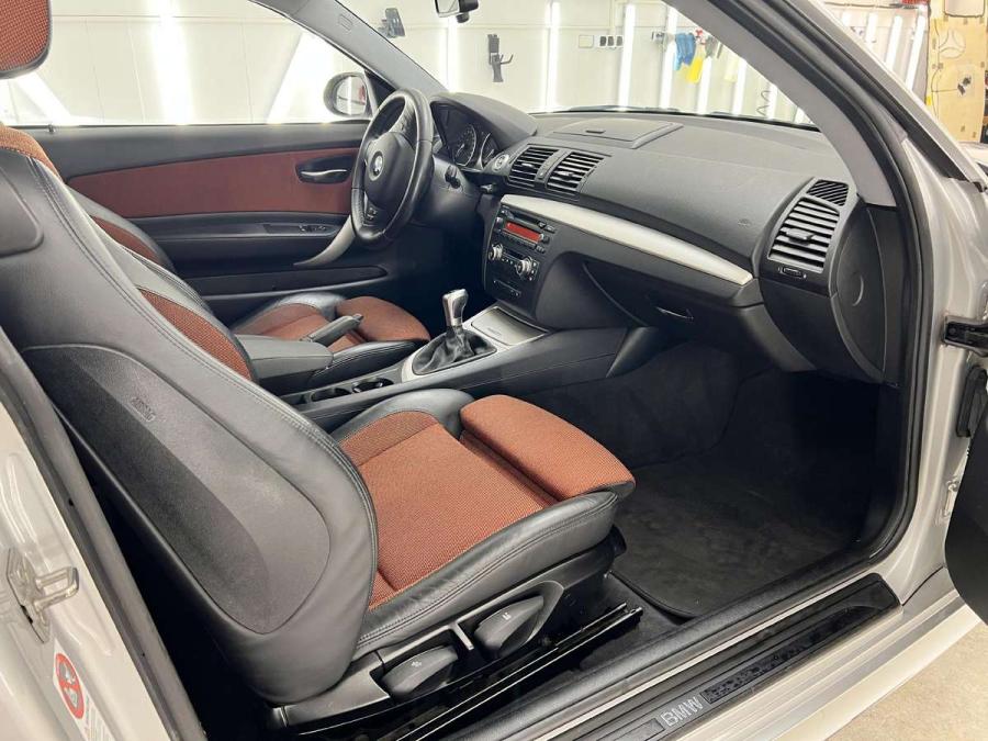 Grey BMW 120 2009 in Vilnius, with an engine capacity of 2.00 L and mileage of 278 thousand km for 4990 €, photo 19 on AUTOMOTO.COM.LV