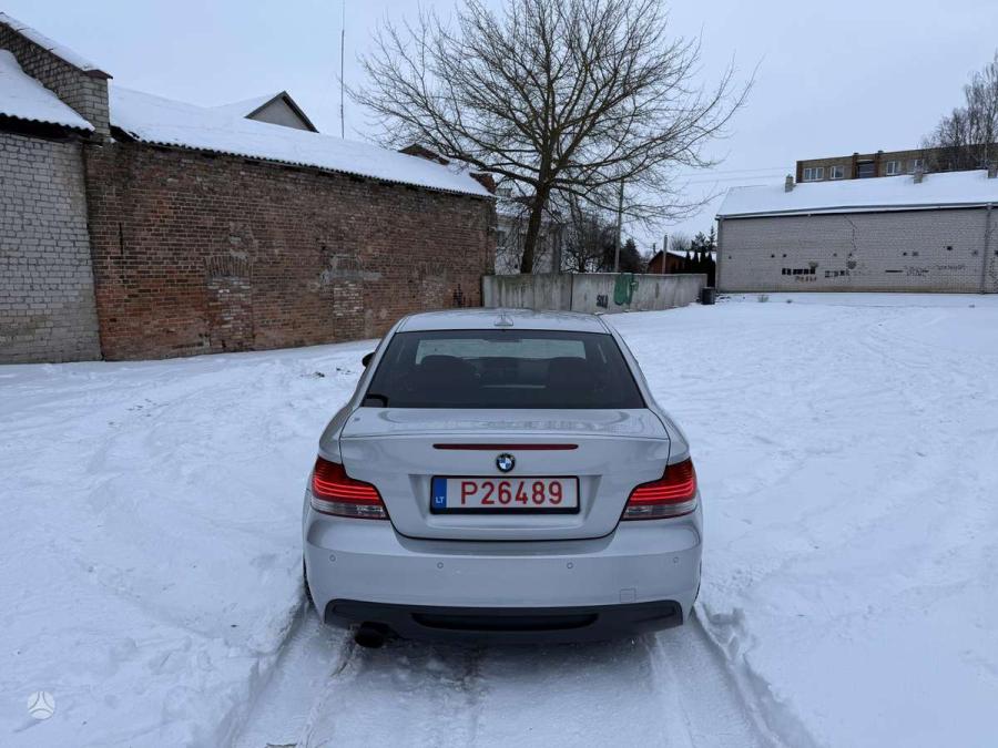 Grey BMW 120 2009 in Kedainiai, with an engine capacity of 2.00 L and mileage of 342 thousand km for 4999 €, photo 10 on AUTOMOTO.COM.LV