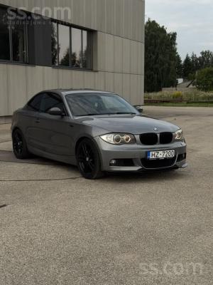 Pelēks BMW 120 2009 Rīga, ar dzinēja tilpumu 2.00 L un nobraukumu 302 tūkst. km par 7650 €, foto  vietnē AUTOMOTO.COM.LV