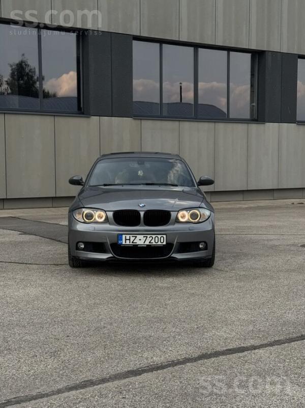 Grey BMW 120 2009 in Riga, with an engine capacity of 2.00 L and mileage of 302 thousand km for 7650 €, photo 3 on AUTOMOTO.COM.LV