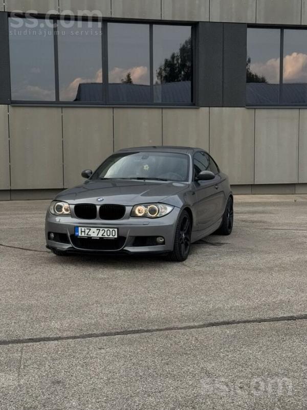 Grey BMW 120 2009 in Riga, with an engine capacity of 2.00 L and mileage of 302 thousand km for 7650 €, photo 4 on AUTOMOTO.COM.LV