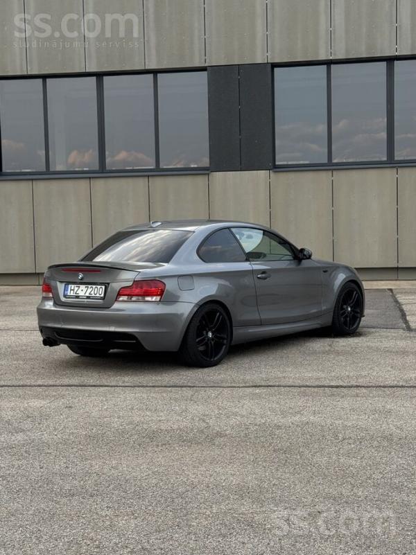 Grey BMW 120 2009 in Riga, with an engine capacity of 2.00 L and mileage of 302 thousand km for 7650 €, photo 8 on AUTOMOTO.COM.LV
