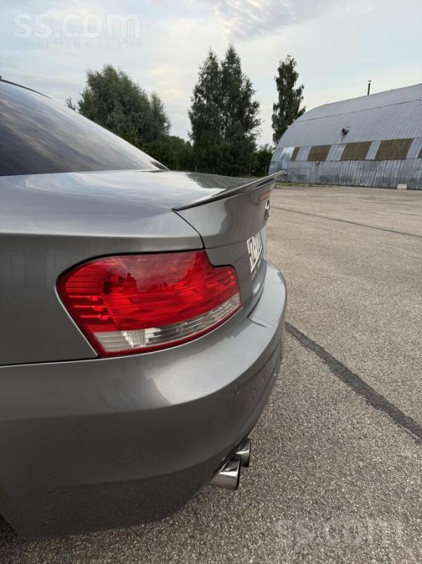 Grey BMW 120 2009 in Riga, with an engine capacity of 2.00 L and mileage of 302 thousand km for 7650 €, photo 10 on AUTOMOTO.COM.LV