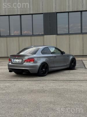 Grey BMW 120 2009 in Riga, with an engine capacity of 2.00 L and mileage of 303 thousand km for 7000 €, photo 7 on AUTOMOTO.COM.LV