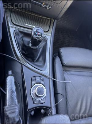 Grey BMW 120 2009 in Riga, with an engine capacity of 2.00 L and mileage of 303 thousand km for 7000 €, photo 10 on AUTOMOTO.COM.LV