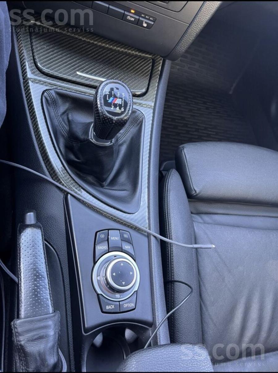 Grey BMW 120 2009 in Riga, with an engine capacity of 2.00 L and mileage of 303 thousand km for 7000 €, photo 10 on AUTOMOTO.COM.LV