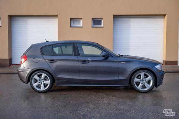Pelēks BMW 120 2004 Mažeikiai, ar dzinēja tilpumu 2.00 L un nobraukumu 253 tūkst. km par 3500 €, foto 4 vietnē AUTOMOTO.COM.LV