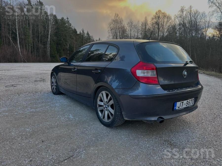 Pelēks BMW 120 2004 Liepāja, ar dzinēja tilpumu 2.00 L un nobraukumu 256 tūkst. km par 2450 €, foto 4 vietnē AUTOMOTO.COM.LV