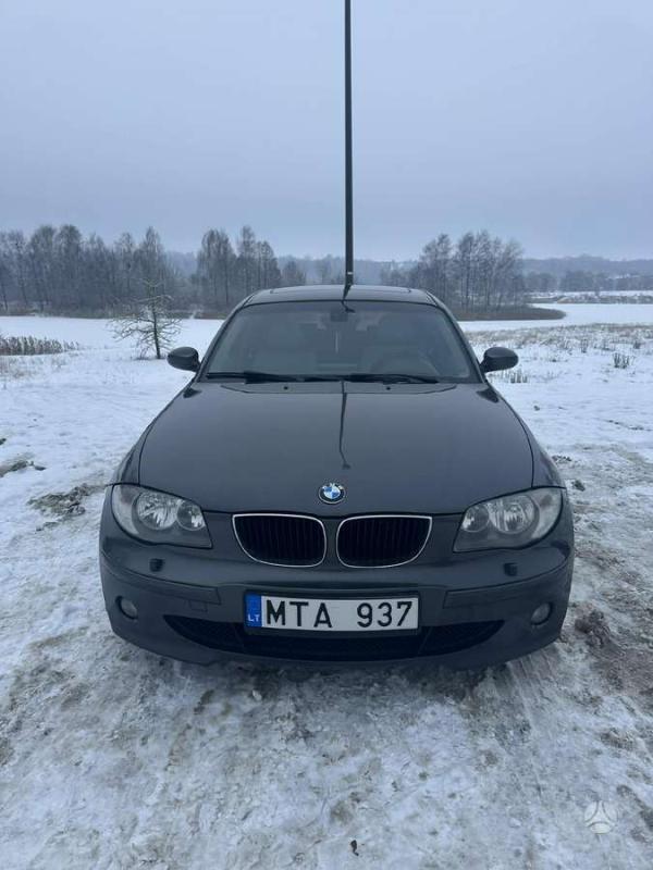 Grey BMW 120 2004 in Kaunas, with an engine capacity of 2.00 L and mileage of 332 thousand km for 3800 €, photo 9 on AUTOMOTO.COM.LV