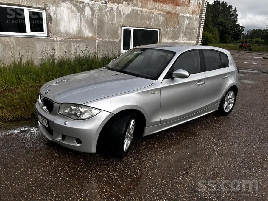 Grey BMW 120 2004 in Riga, with an engine capacity of 2.00 L and mileage of 294 thousand km for 3100 €, photo 1 on AUTOMOTO.COM.LV