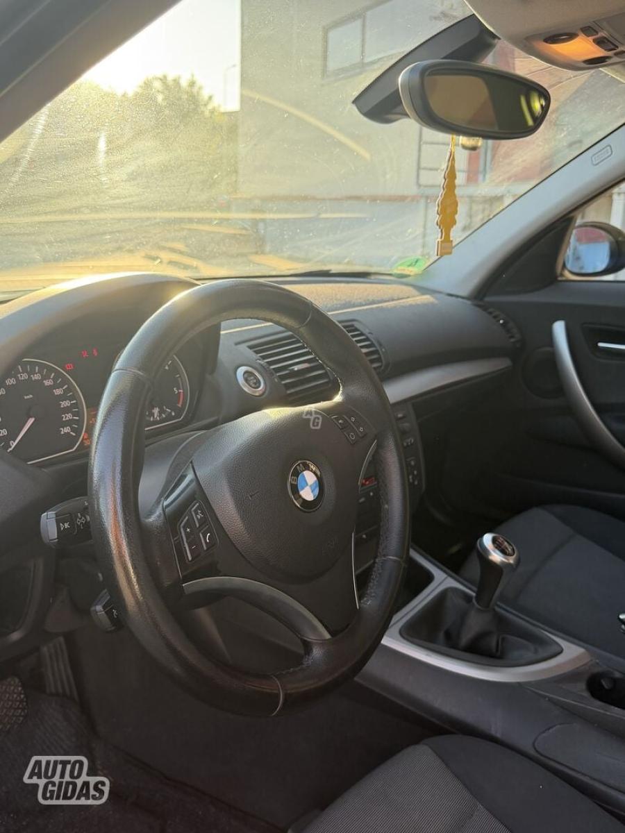 Pelēks BMW 120 2004 Viļņa, ar dzinēja tilpumu 2.00 L un nobraukumu 313 tūkst. km par 3000 €, foto 9 vietnē AUTOMOTO.COM.LV