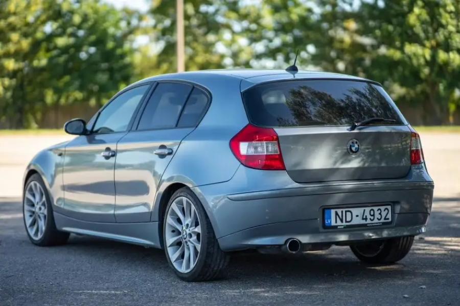 Pelēks BMW 120 2004 Liepāja, ar dzinēja tilpumu 2.00 L un nobraukumu 80 tūkst. km par 5850 €, foto 3 vietnē AUTOMOTO.COM.LV