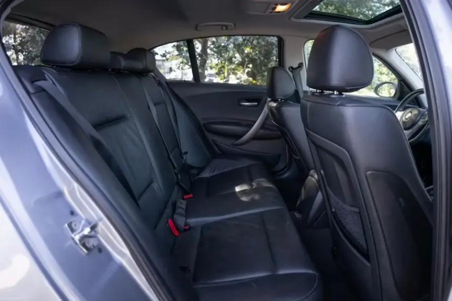 Pelēks BMW 120 2004 Liepāja, ar dzinēja tilpumu 2.00 L un nobraukumu 80 tūkst. km par 5850 €, foto 13 vietnē AUTOMOTO.COM.LV
