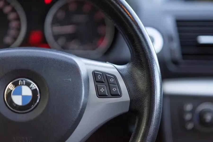 Pelēks BMW 120 2004 Liepāja, ar dzinēja tilpumu 2.00 L un nobraukumu 80 tūkst. km par 5850 €, foto 22 vietnē AUTOMOTO.COM.LV