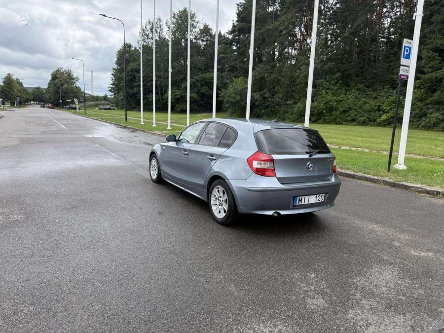Pelēks BMW 120 2004 Viļņa, ar dzinēja tilpumu 0.00 L un nobraukumu 250 tūkst. km par 2800 €, foto 4 vietnē AUTOMOTO.COM.LV