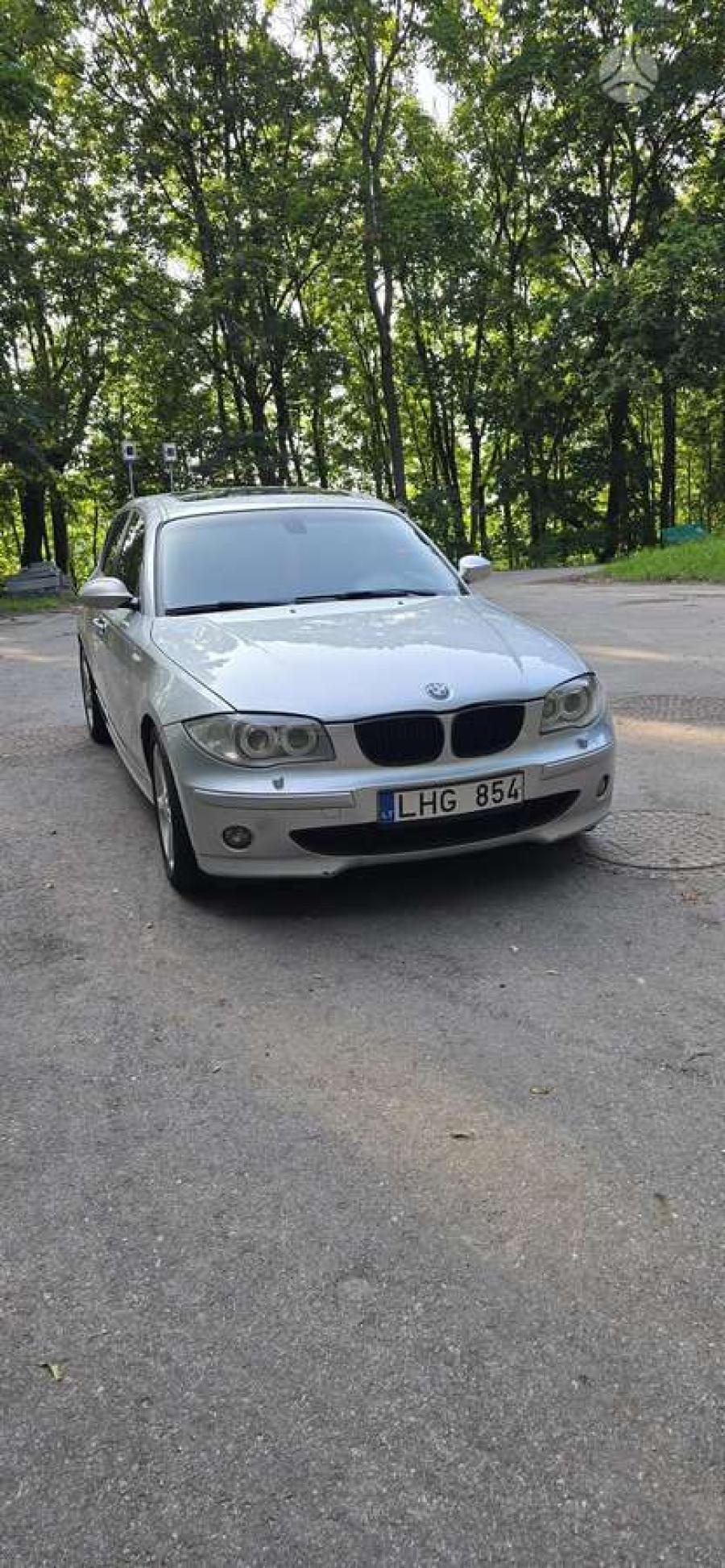 Grey BMW 120 2004 in Kaunas, with an engine capacity of 2.00 L and mileage of 290 thousand km for 2300 €, photo 3 on AUTOMOTO.COM.LV