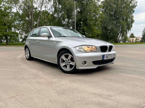 BMW 120 2004 in Panevezys on AUTOMOTO.COM.LV Grey BMW 120 2004 in Panevezys, with an engine capacity of 2.00 L and mileage of 271 thousand km for 2650 €, photo 1 on AUTOMOTO.COM.LV