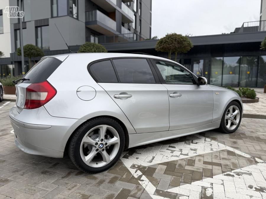Pelēks BMW 120 2004 Kauņa, ar dzinēja tilpumu 2.00 L un nobraukumu 293 tūkst. km par 3150 €, foto 19 vietnē AUTOMOTO.COM.LV