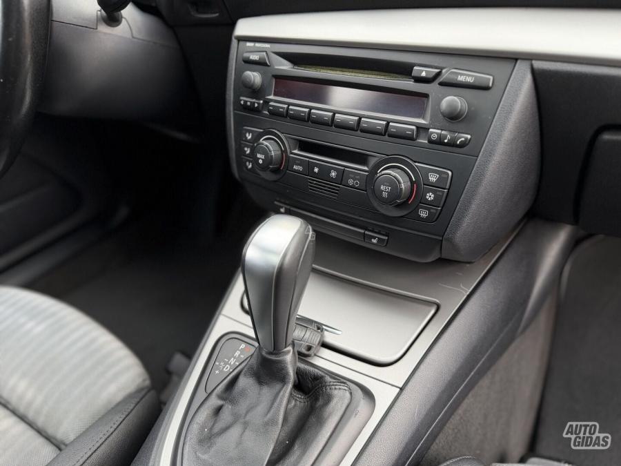 Pelēks BMW 120 2004 Kauņa, ar dzinēja tilpumu 2.00 L un nobraukumu 293 tūkst. km par 3150 €, foto 25 vietnē AUTOMOTO.COM.LV