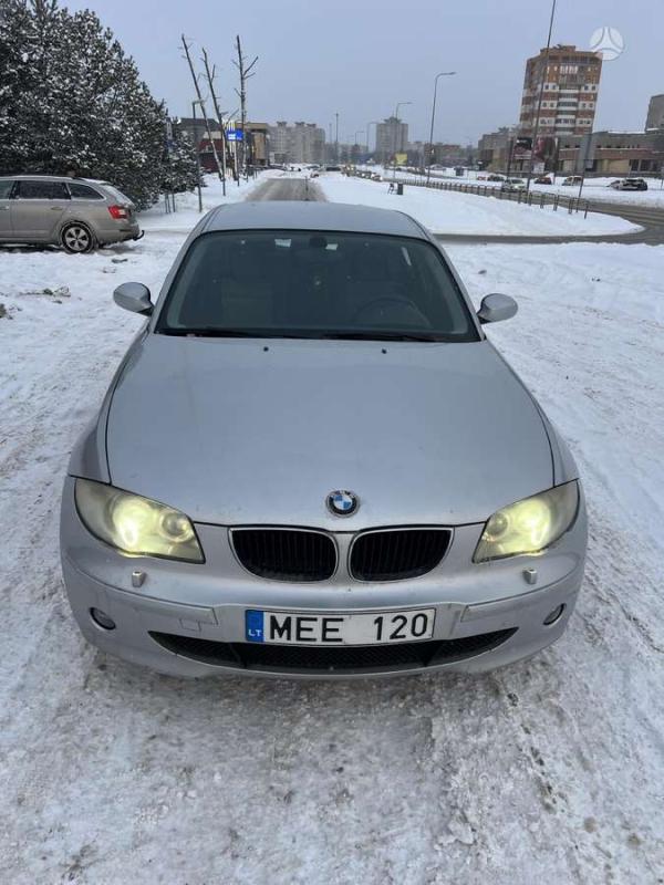Grey BMW 120 2005 in Kaunas, with an engine capacity of 2.00 L and mileage of 275 thousand km for 3000 €, photo 3 on AUTOMOTO.COM.LV