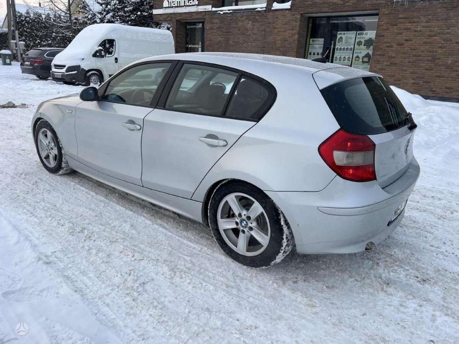 Pelēks BMW 120 2005 Kauņa, ar dzinēja tilpumu 2.00 L un nobraukumu 275 tūkst. km par 3000 €, foto 5 vietnē AUTOMOTO.COM.LV