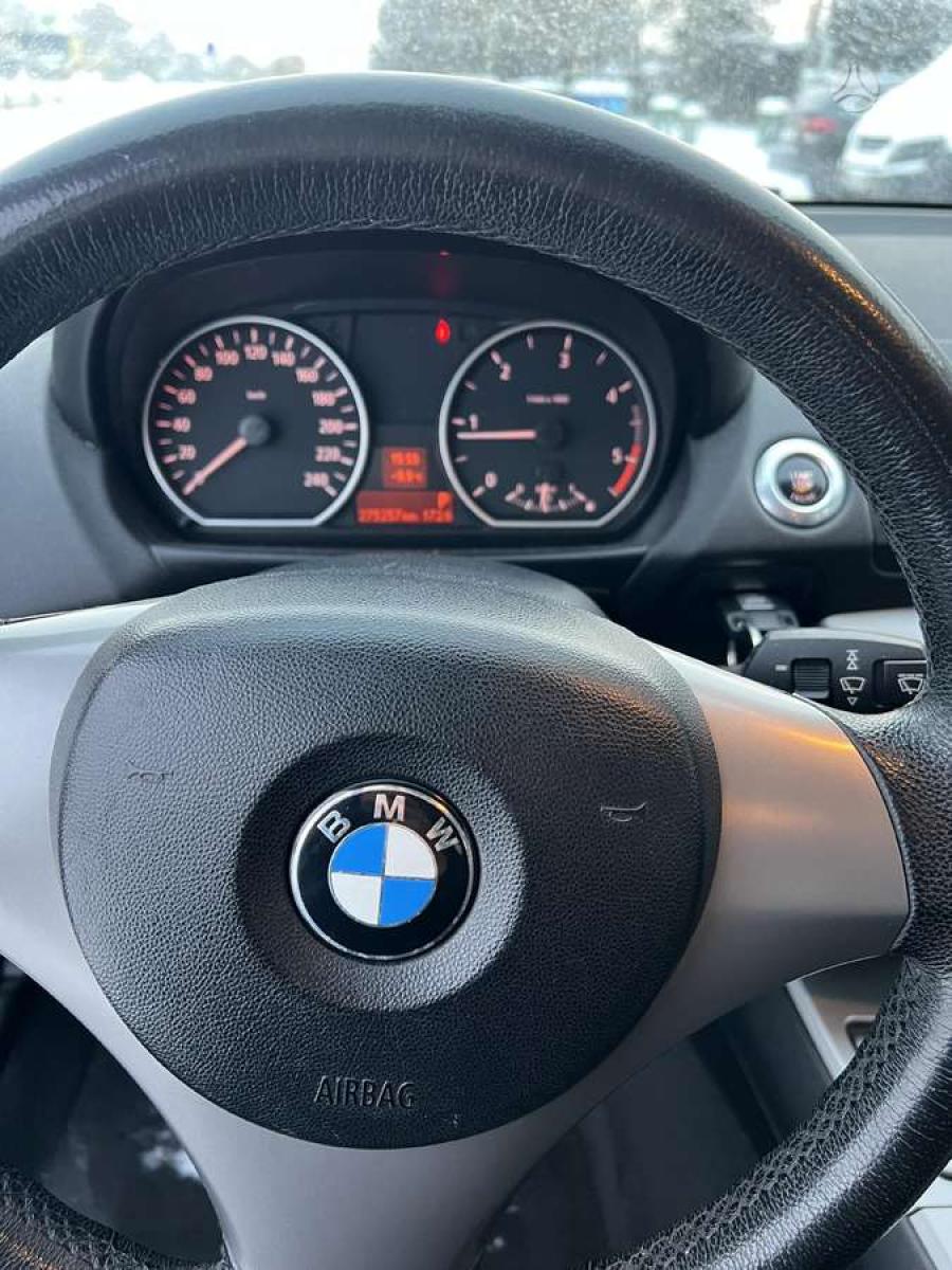 Pelēks BMW 120 2005 Kauņa, ar dzinēja tilpumu 2.00 L un nobraukumu 275 tūkst. km par 3000 €, foto 20 vietnē AUTOMOTO.COM.LV
