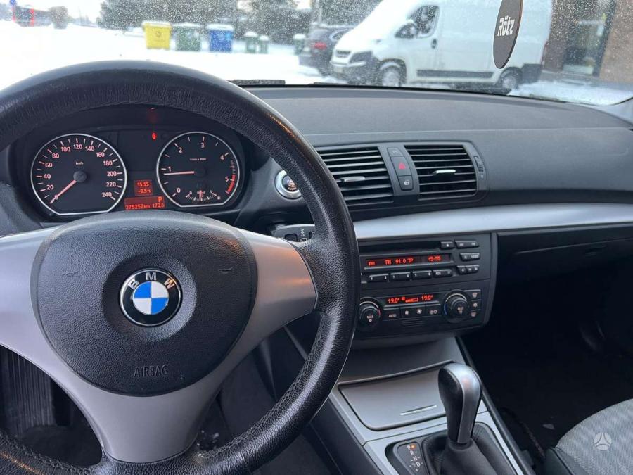 Pelēks BMW 120 2005 Kauņa, ar dzinēja tilpumu 2.00 L un nobraukumu 275 tūkst. km par 3000 €, foto 22 vietnē AUTOMOTO.COM.LV