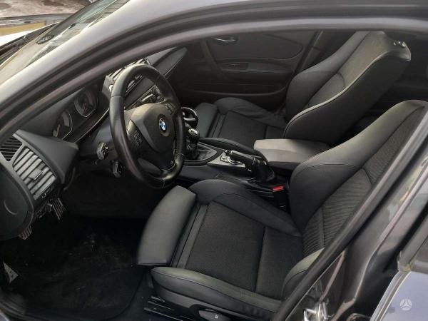 Pelēks BMW 120 2005 Kėdainiai, ar dzinēja tilpumu 2.00 L un nobraukumu 257 tūkst. km par 3400 €, foto 3 vietnē AUTOMOTO.COM.LV